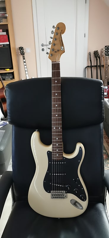 Fernandes FST-65T 1980 Japan stone logo - White | Reverb Slovakia