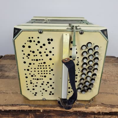 Unknown Button Box Concertina With OHSC | Reverb