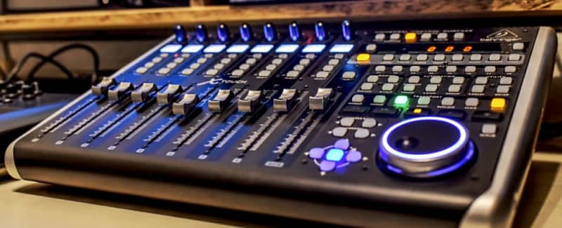 Behringer X-TOUCH Universal DAW Control Surface 2015 - | Reverb España