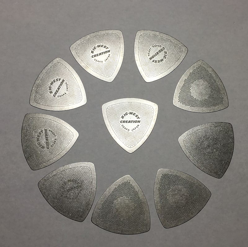 BWC metal pick | 1/125"(0.2mm) | Stainless Mesh | Triangle | Reverb