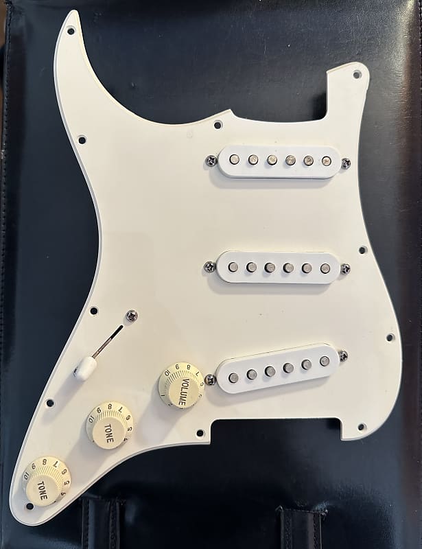 Fender Left Handed Stratocaster Loaded Pickguard 1995 - | Reverb