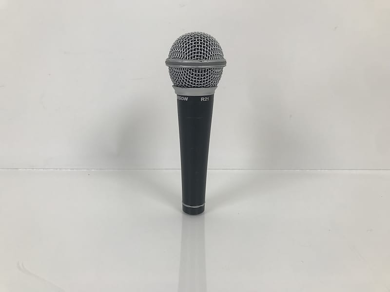 Samson R21 Dynamic Cardiod Vocal Microphone | Reverb