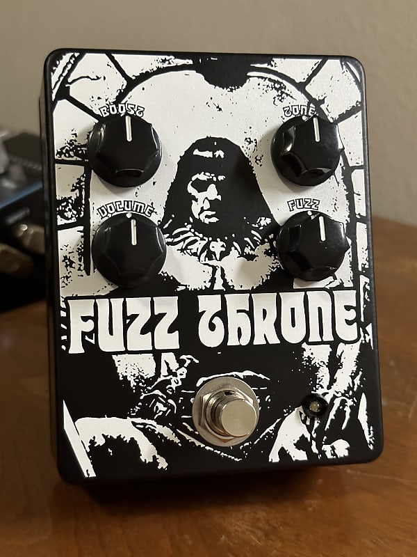 Magic Pedals Fuzz Throne | Reverb