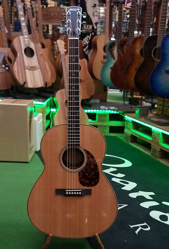 Larrivée L-09E | Reverb