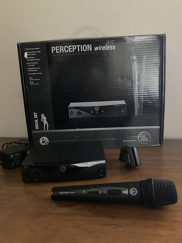 AKG PERCEPTION Wireless HT 45 Ultra High Frequency Vocal Set | Reverb
