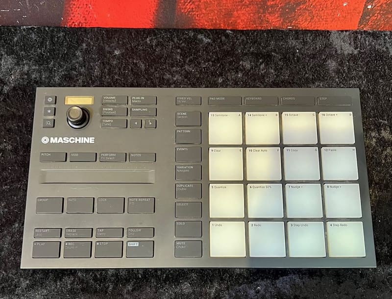 Native Instruments MASCHINE MIKRO MK3 Drum Machine (Puente | Reverb