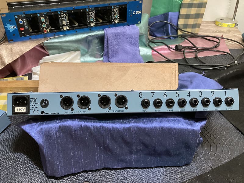 Oram 8ch. Octasonic and Octamix | Reverb