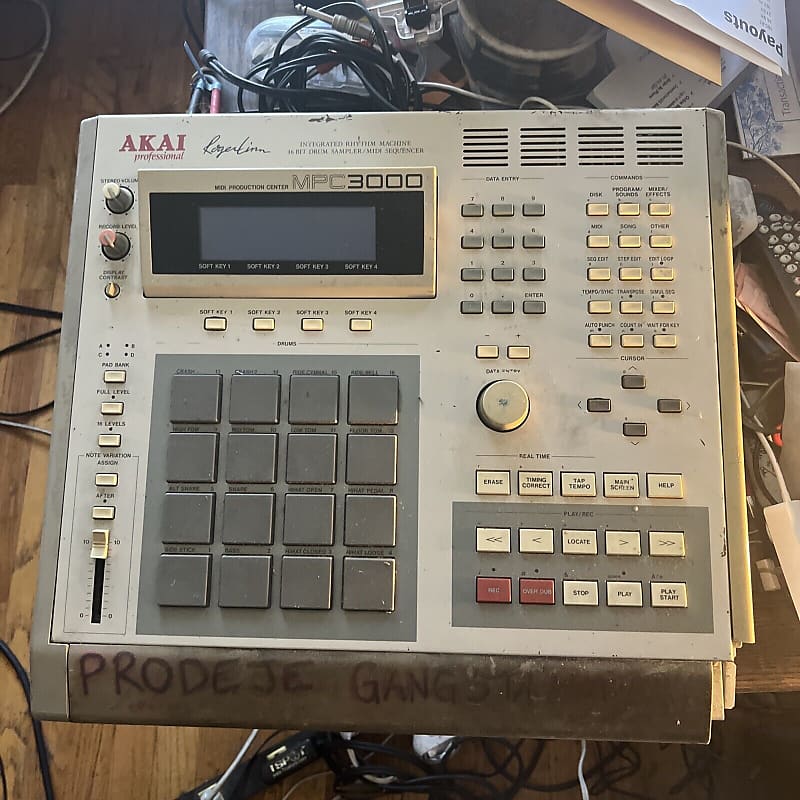 AKAI MPC3000 | Reverb