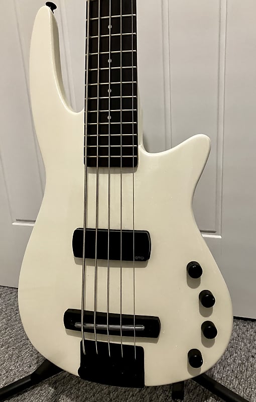 NS Design Radius WAV5 headless bass guitar white metallic EMG | Reverb