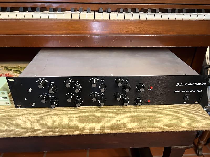 DAV Electronics BG3 Mastering EQ | Reverb