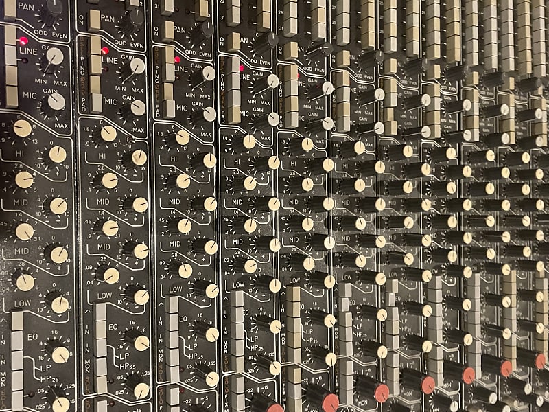 Harrison 3232C . 1978 | Reverb