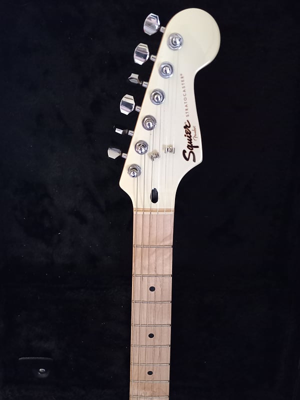 Squier Stratocaster with Hot rails 2015 - Great | Reverb