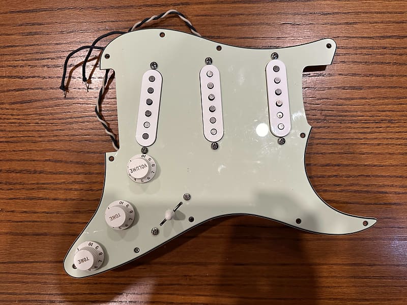 Fender/Stratosphere Custom Shop '69 Pickups with Stratocaster | Reverb