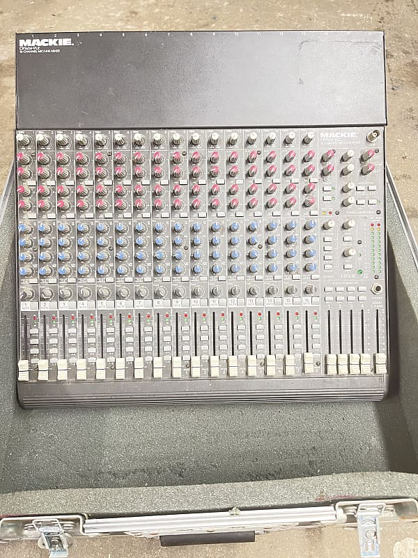 Mackie CR1604-VLZ 16-Channel Mic / Line Mixer | Reverb