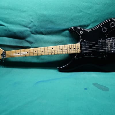 PEAVEY PREDATOR (1985-1988) electric guitars