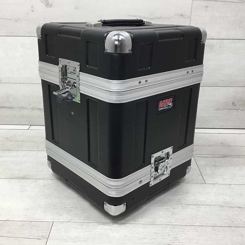 Gator GM-4WR Case Holds 4 Wireless Mic Systems | Reverb