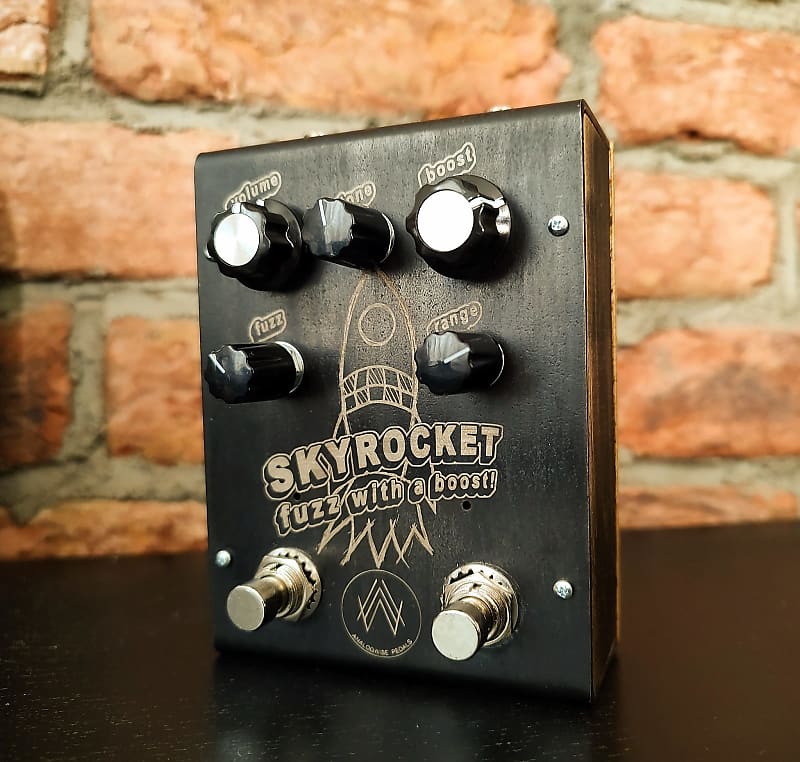 Skyrocket - germanium fuzz with a boost (first prototype | Reverb UK