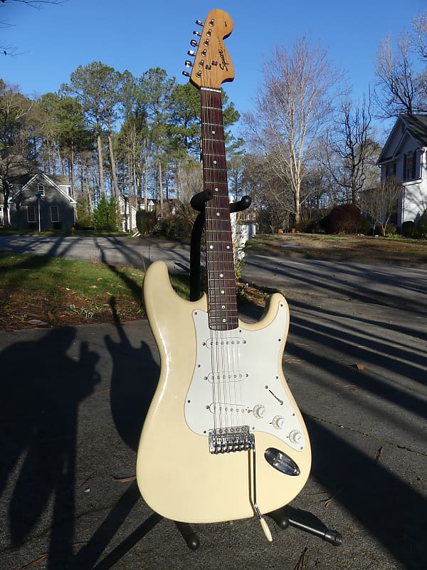 Squier Affinity Strat - Cream | Reverb