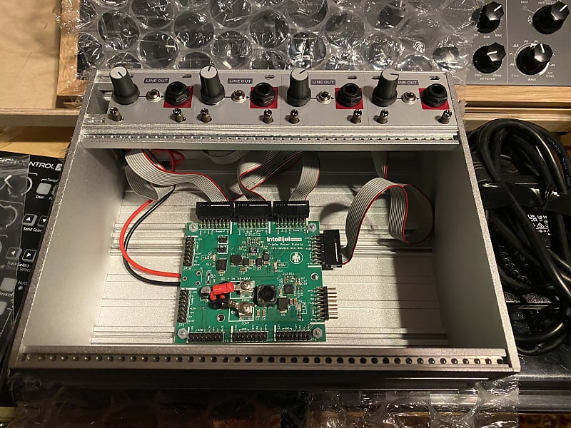 Intellijel 4U 42hp case | Reverb