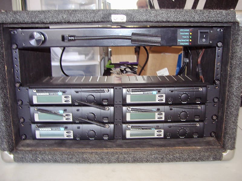 6 Samson UHF Synth R32M's Black/Gray (complete stage set-up) | Reverb