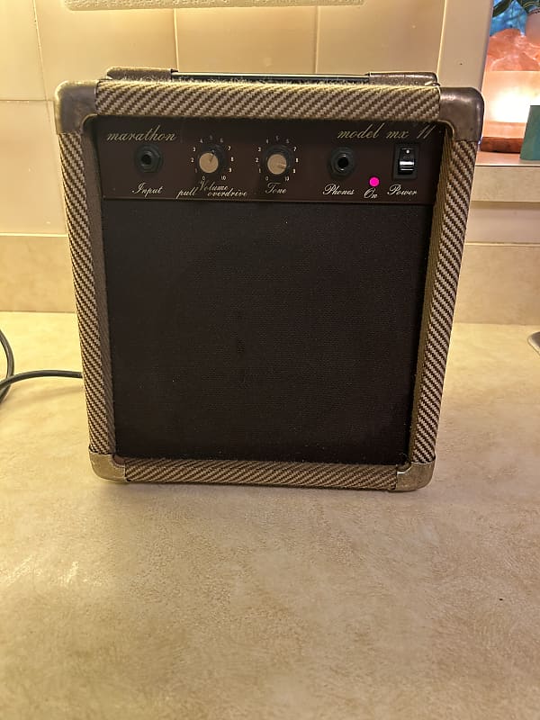 Marathon MX11 Guitar Amplifier with a Maxon Tube Screamer | Reverb