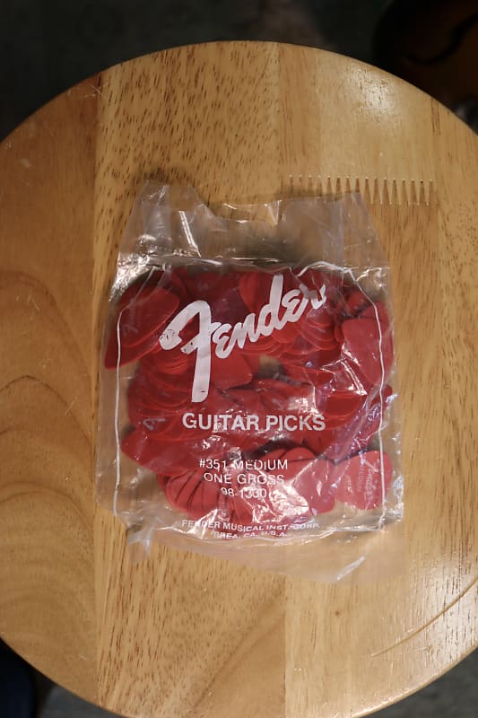 Fender Vintage Medium Picks (144 count) - Red | Reverb