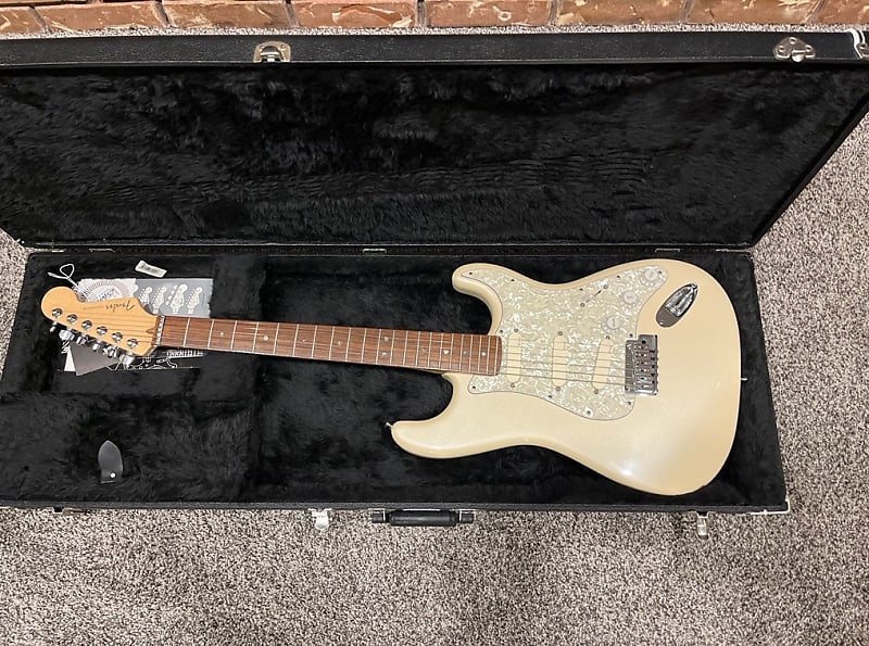 Fender American Deluxe Stratocaster with David Gilmour EMG | Reverb
