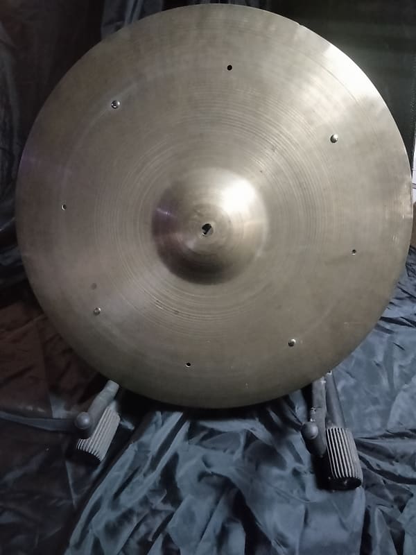 Zildjian 20 inch crash 1970s - with rivits | Reverb