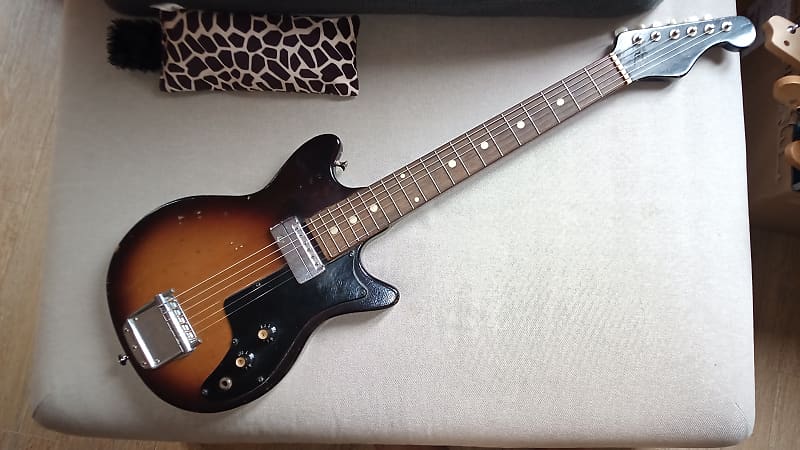Kent 650A 1970-1979 - Sunburst | Reverb