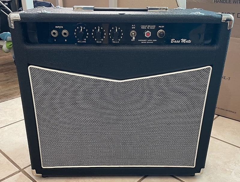 Traynor YBA-2B Bass Mate 25 Watt 1x12" Combo 1974 | Reverb