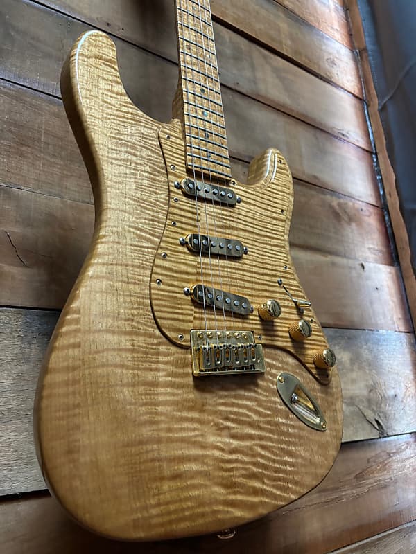 Pre-owned Ronnie Booker Flame Maple Strat w/case | Reverb