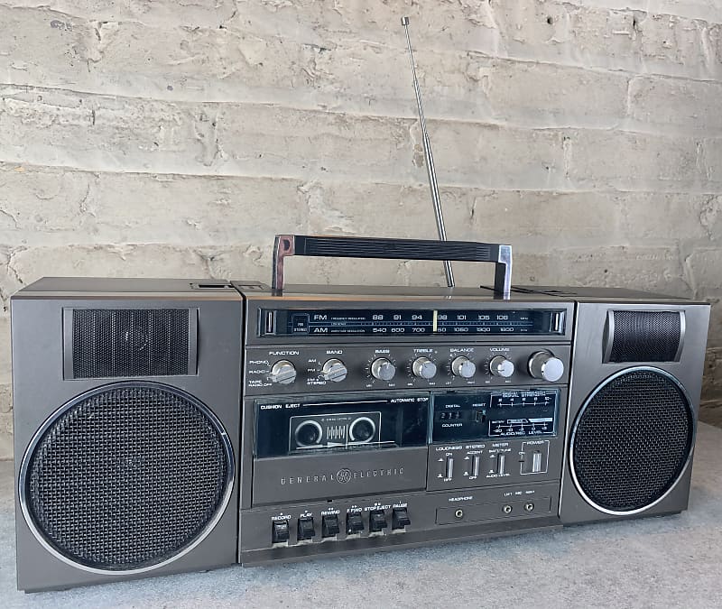 General Electric Vintage Boombox Cassette player/Radio 1980s | Reverb