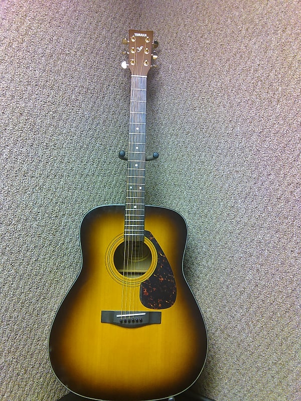 Yamaha F335 Acoustic Guitar | Reverb