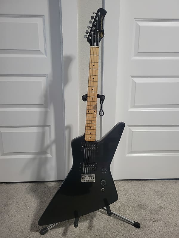 Hondo Deluxe Series H-780 Black Explorer Guitar Made in 1982 | Reverb
