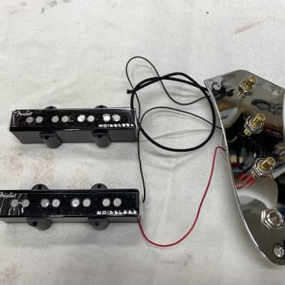 Fender Jazz Bass Guitar Ultra Noiseless PickUps | Reverb