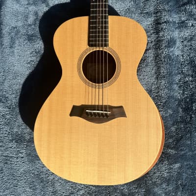 Used Guitars | Reverb