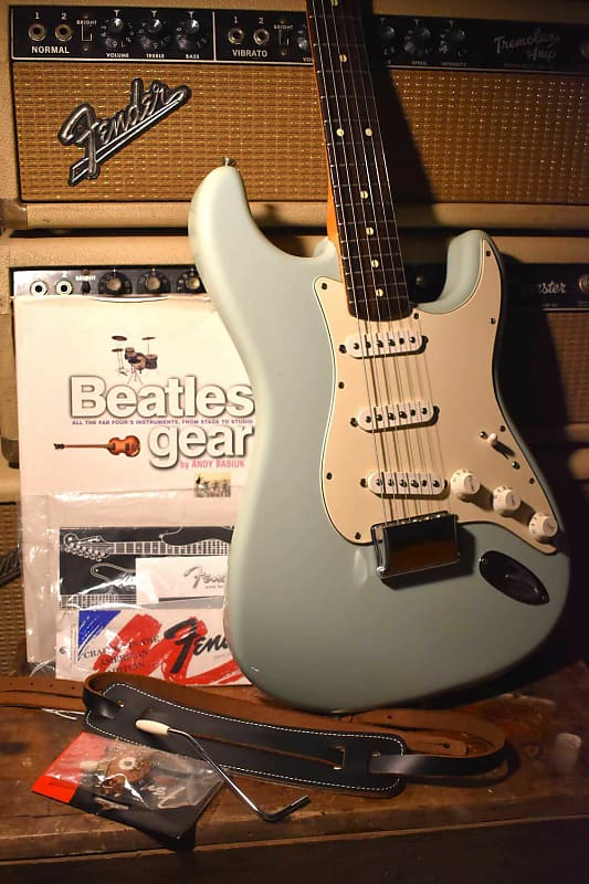 Fender Stratocaster 2001 Sonic Blue 'BEATLES GEAR" limited | Reverb