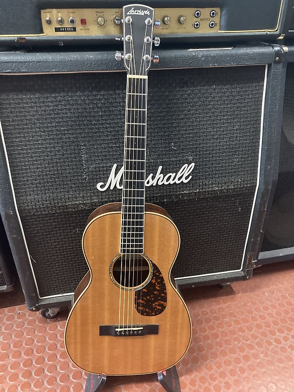 Larrivee P-09 parlor guitar - Natural | Reverb