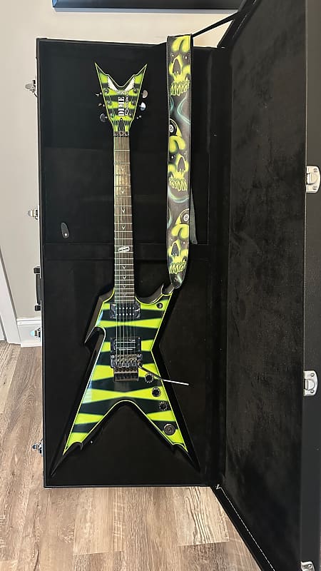 Dean Dimebag Razorback 2012 - Green / Black Bumble Bee Design | Reverb