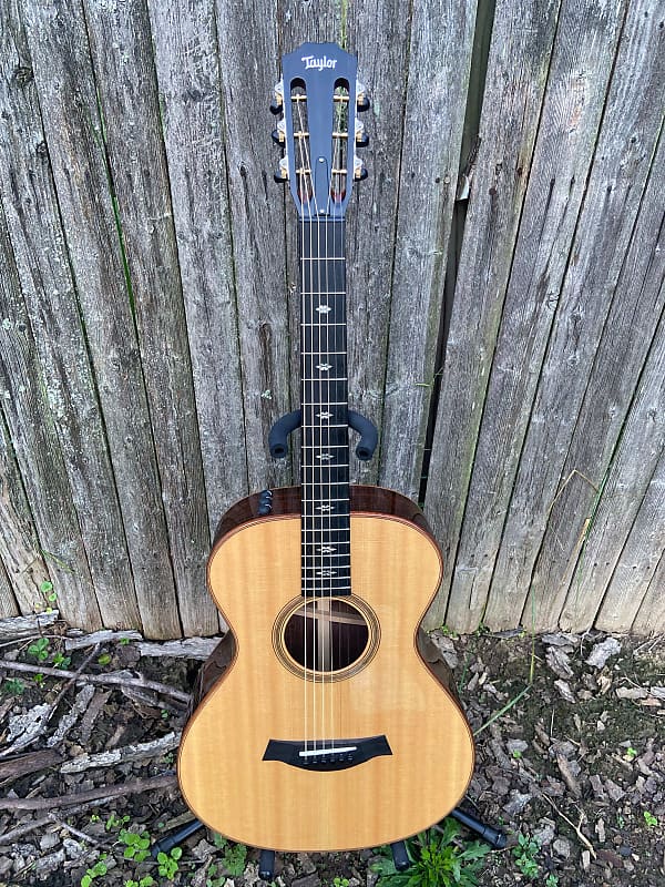 Taylor 712e 12-fret V-Class acoustic guitar | Reverb Canada