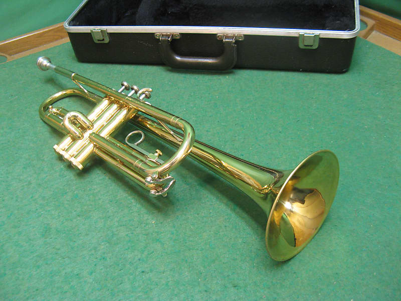 Bach Bundy Trumpet 1975 - Reconditioned - Case and Bach 7C | Reverb