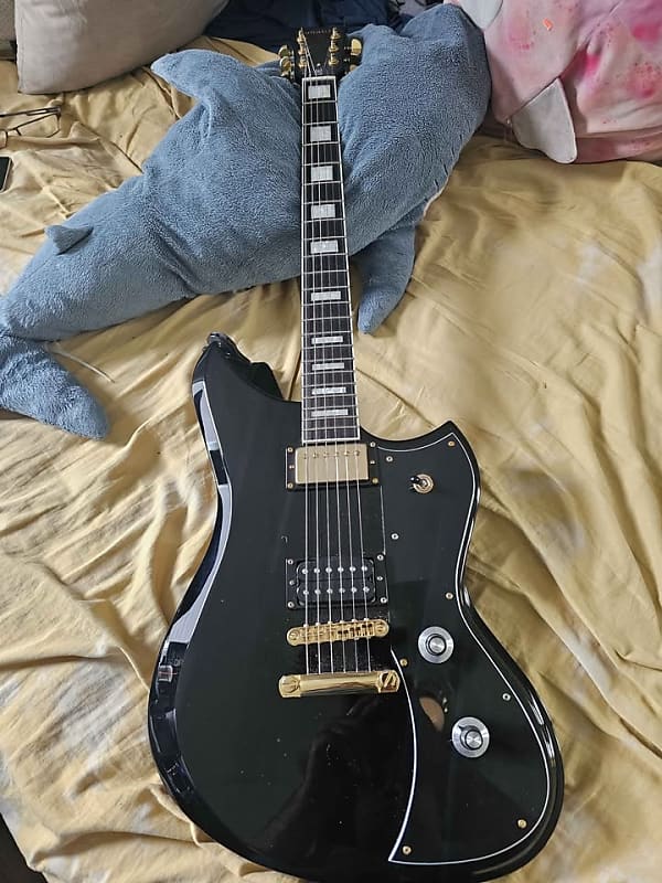 Dunable Yeti DE - Gloss Black with Gold Hardware | Reverb