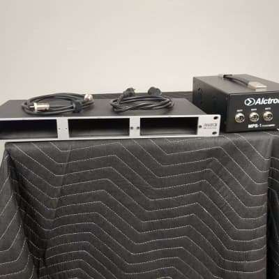 Alctron Rack 3 500 series rack 2010s - Silver and black | Reverb