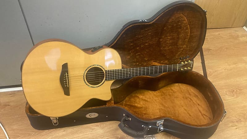 Faith Venus Cutaway Natural 2017 Electro Acoustic W/ Case | Reverb UK