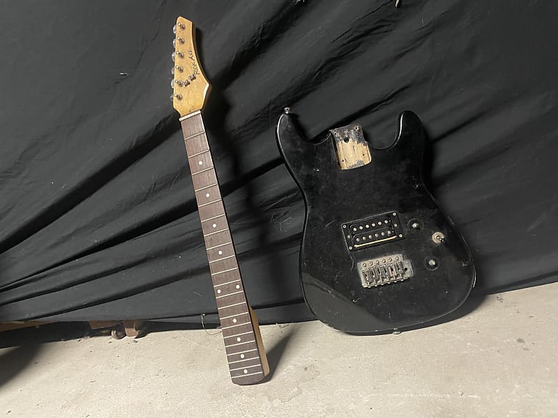 rok axe mini strat | Reverb