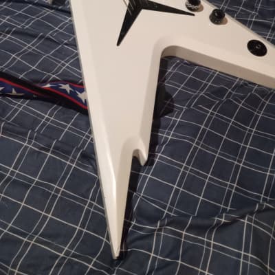 Dean Dime Razorback 2011 White explorer style dimebag Darrell | Reverb