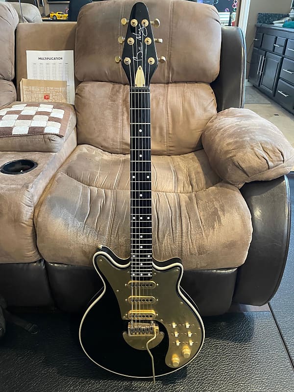 Brian May Signature Guitar 2011 - Near Mint in Black/Gold | Reverb