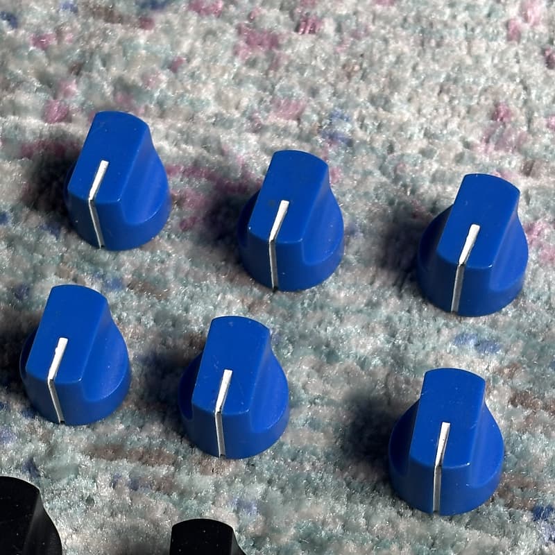 11 skinny pointer pedal or synth black & blue knobs, set | Reverb