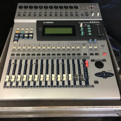 Yamaha 01V Digital Mixing Console in Flighcase | Reverb