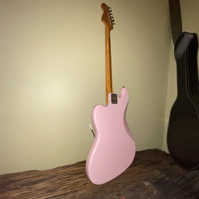 Squier Classic Vibe Bass VI 2021 Shell pink | Reverb